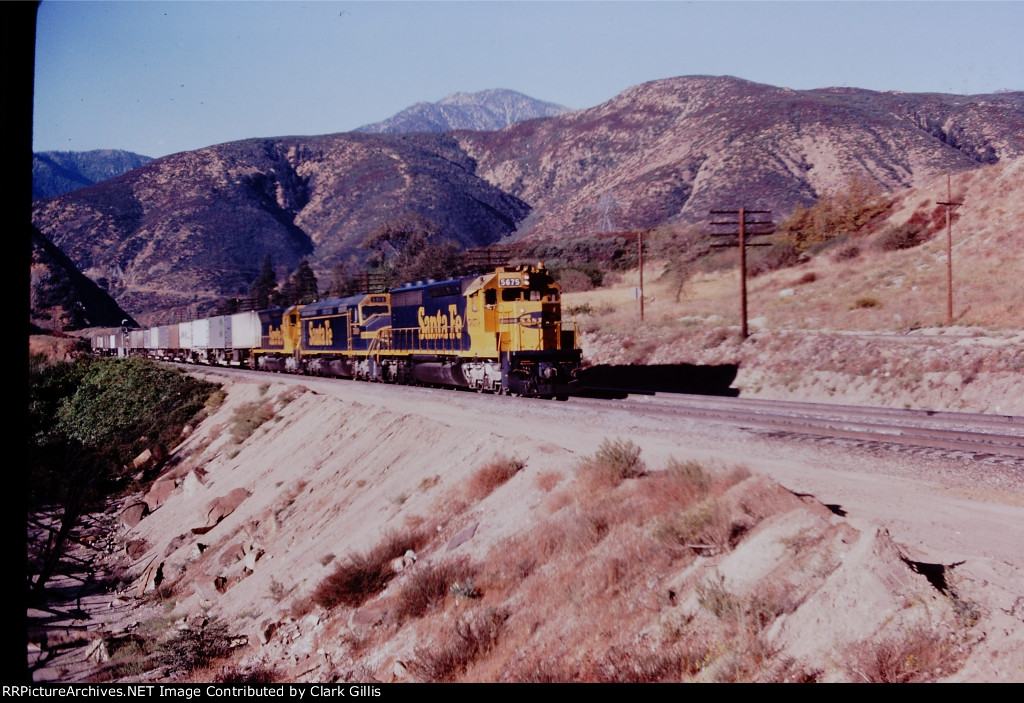 Eastbound Sante Fe pig train